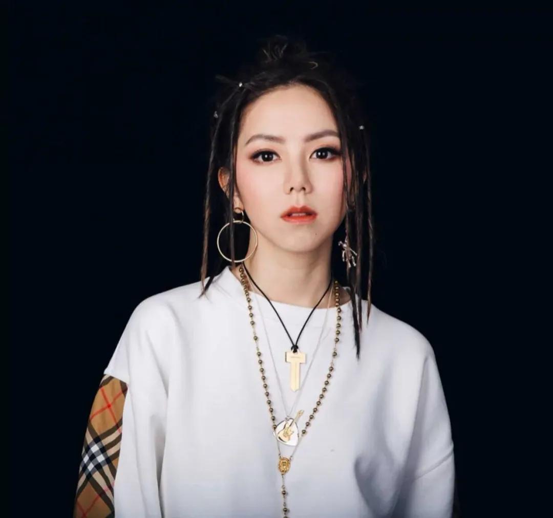 Deng Ziqi: The bubbles under the sun are colorful; just like me who was ...