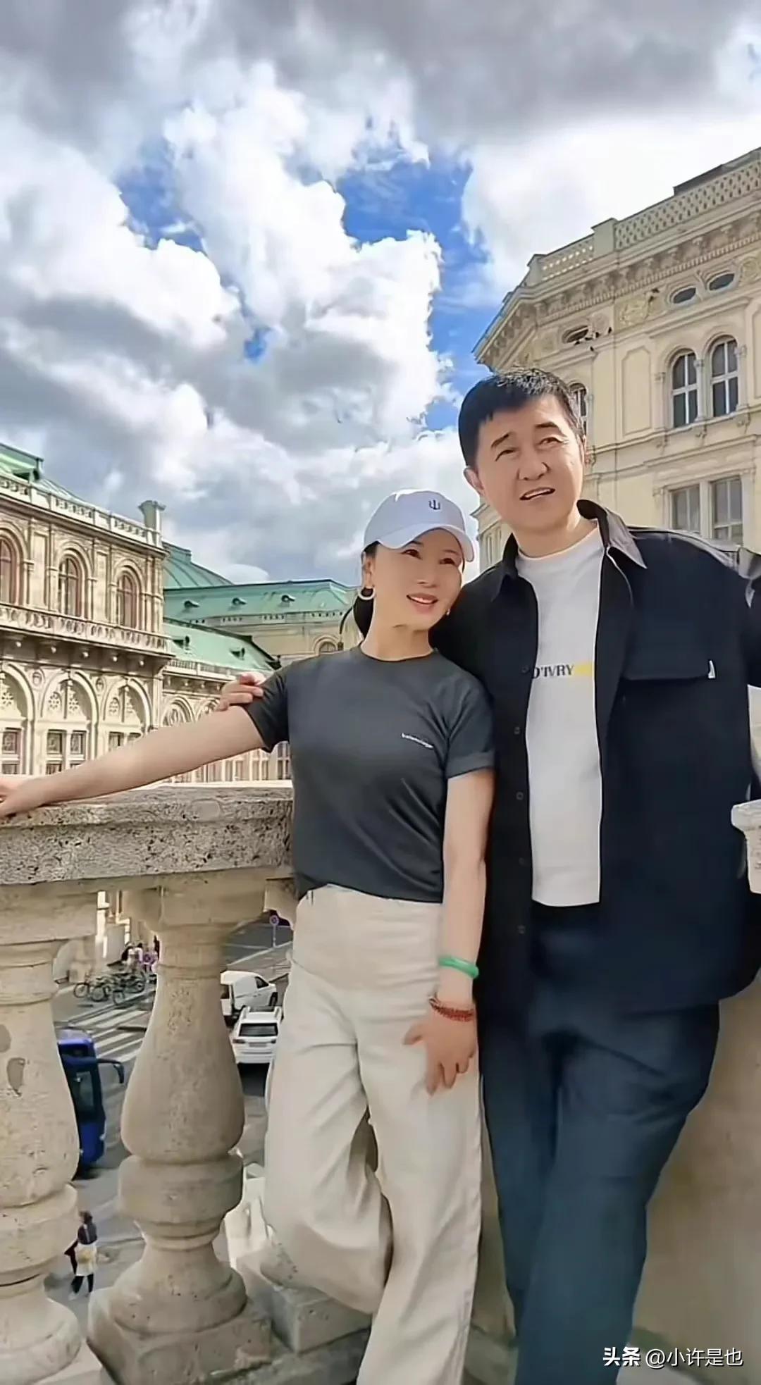 Fu Disheng and his wife dated abroad, Ren Jingbai was kissed shyly, and her son performed in ...