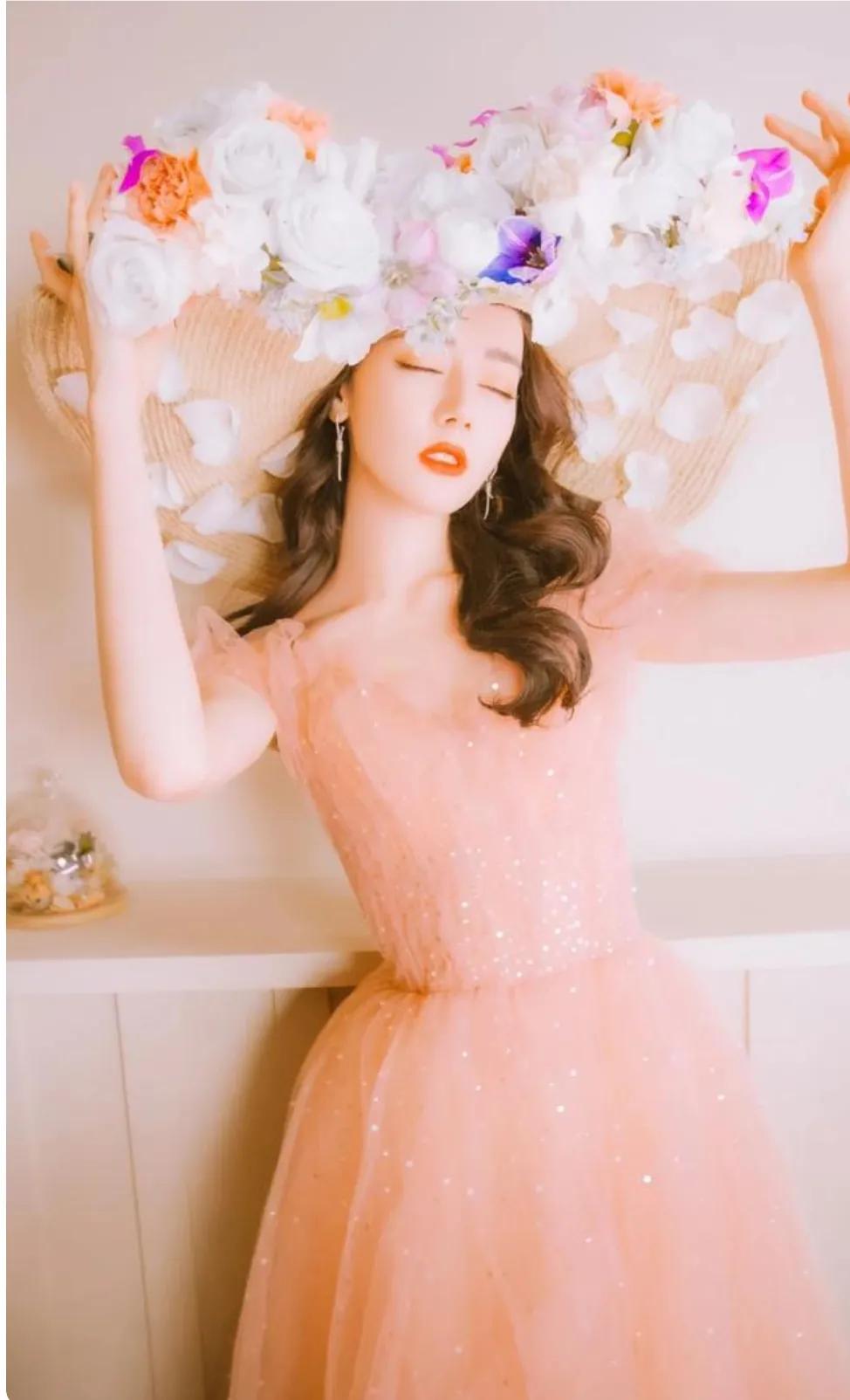 Dilireba wallpaper: The smile is so contagious, it makes people excited ...