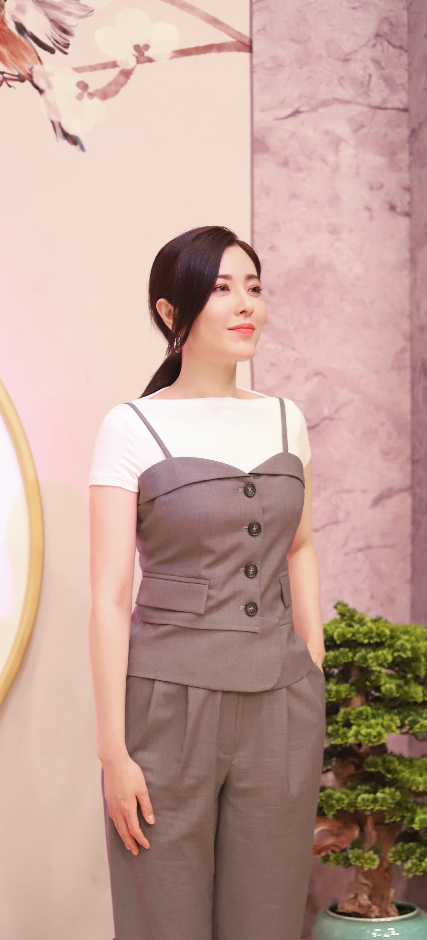 Portrait Photography Posing Bust (32) - iNEWS