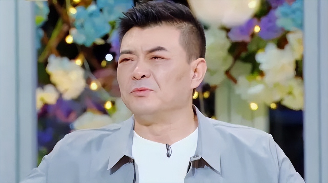 Wang Xinjun: After he became famous, he abandoned his wife and remarried Qin Hailu as a treasure ...