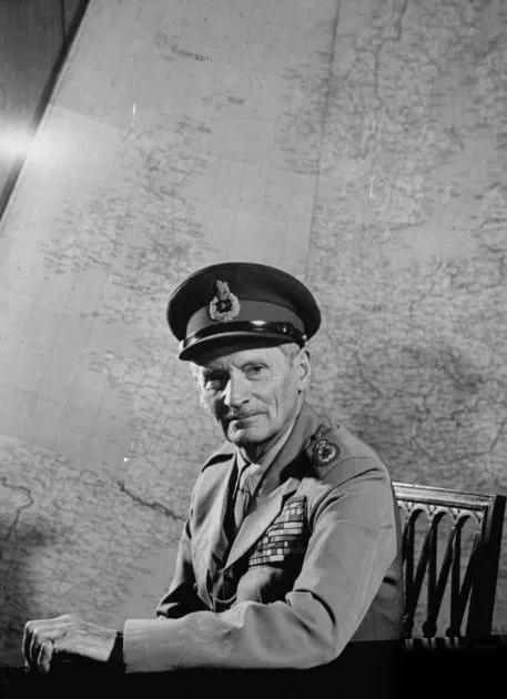 "Overlord" Operation Normandy Landing (2) Commander, who will be in ...