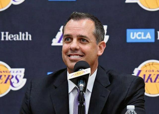 Five news in one night!The Lakers champion coach may become the interim ...