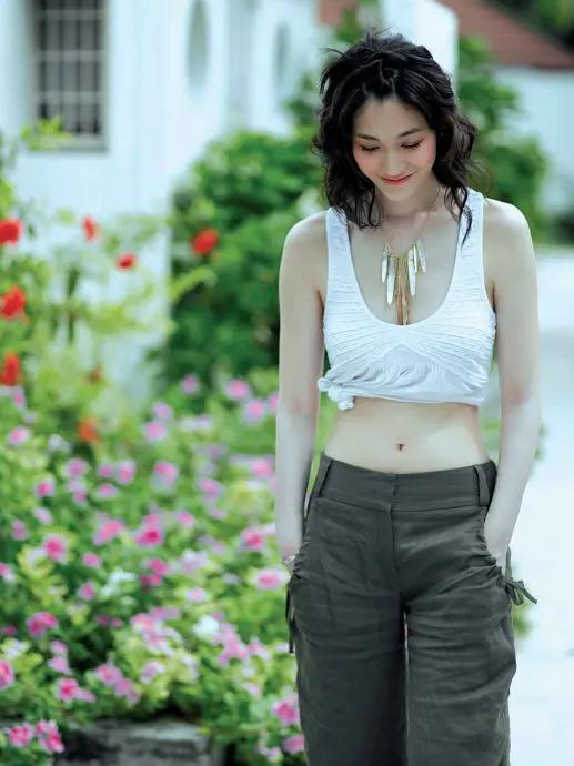 It was not released due to the scale, but it is Li Xiaoran's best movie, showing all kinds of ...