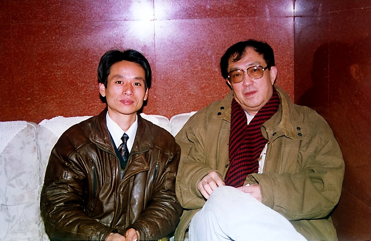 A photo with director Xie Jin that has been treasured for 28 years - iMedia