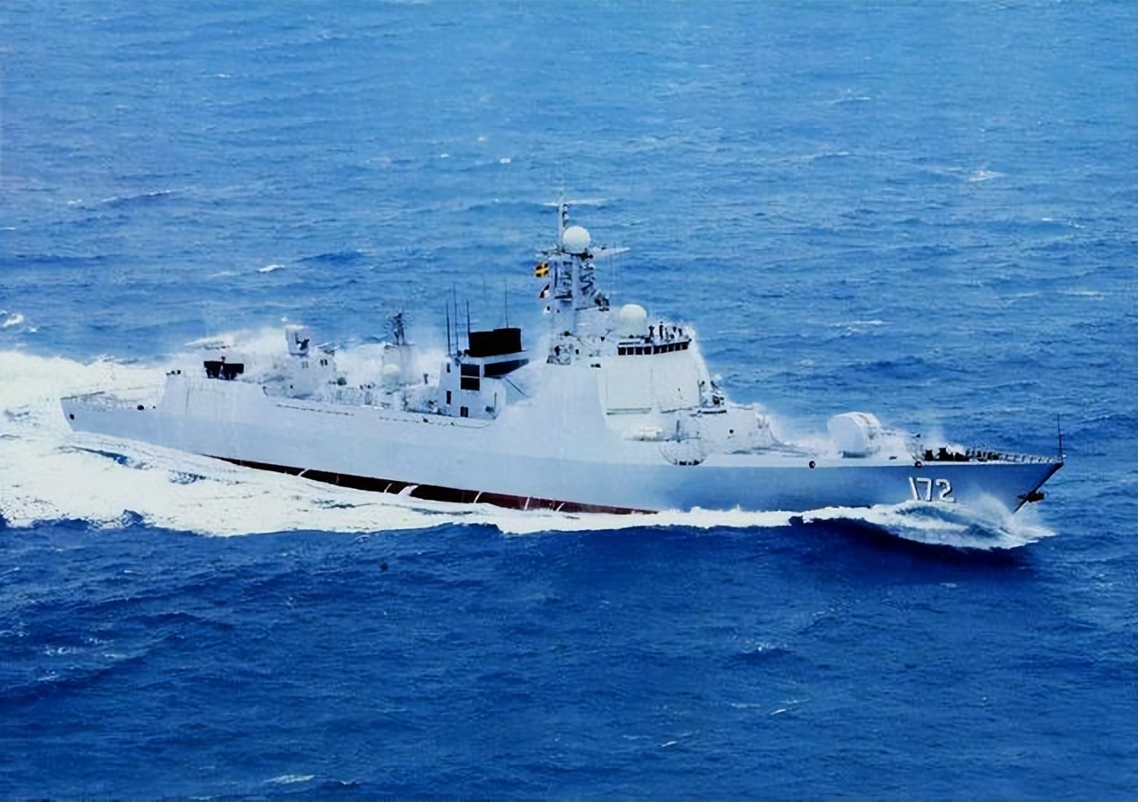 The 052D ship entered the high seas with a full load of live ammunition ...