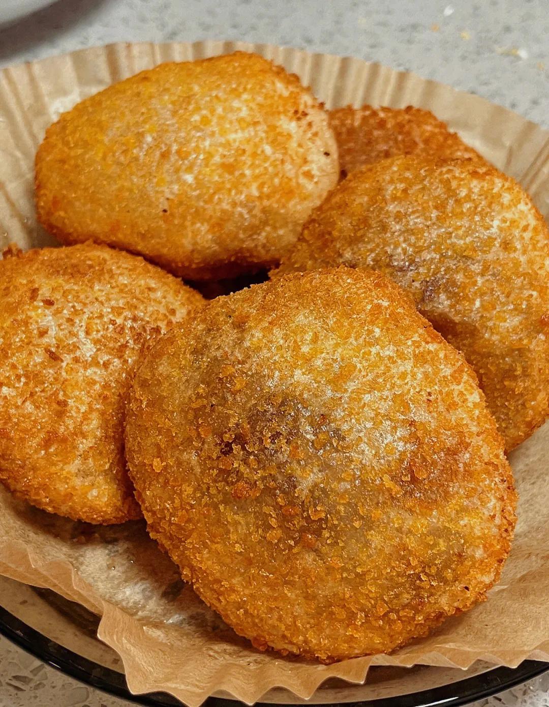 fried sugar cake - iNEWS