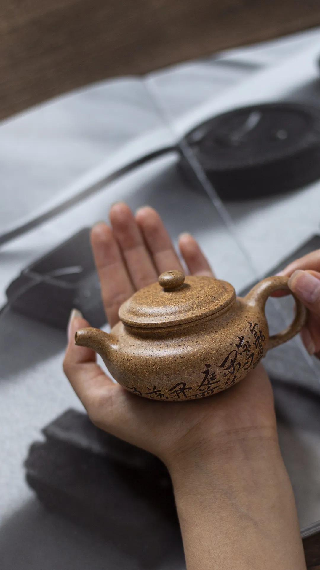 Liu Xiuhua, Yixing Original Mine Zisha Teapot, Small Antique · Extra ...