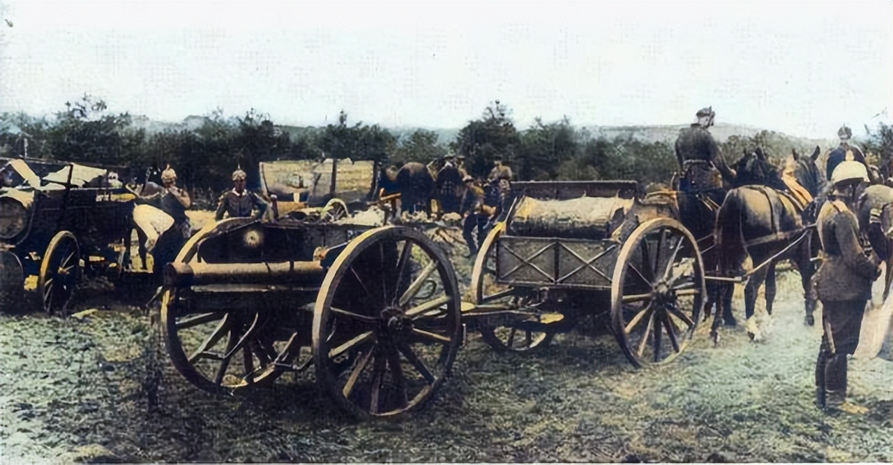 At the beginning of the 20th century, two types of field guns produced ...