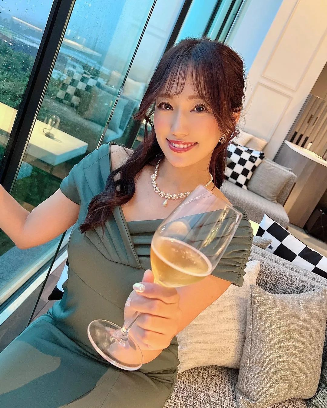 Seiko Kirishima, a Japanese racing girl, has a slim figure, stands out ...