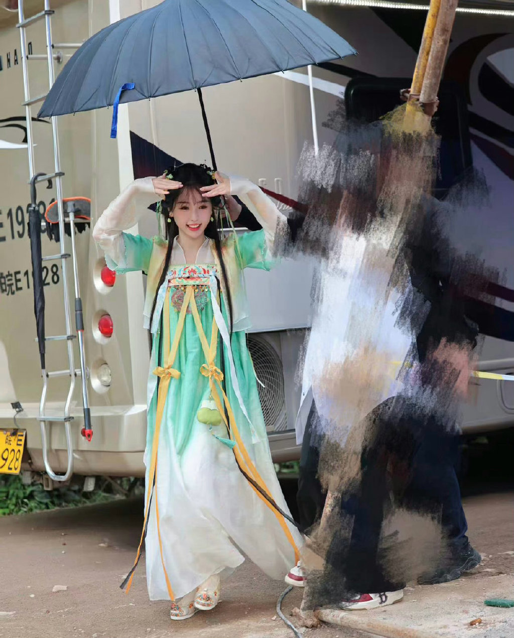 Yu Shuxin plays Ling Miaomiao in "Yongye Xinghe", her acting skills and ...