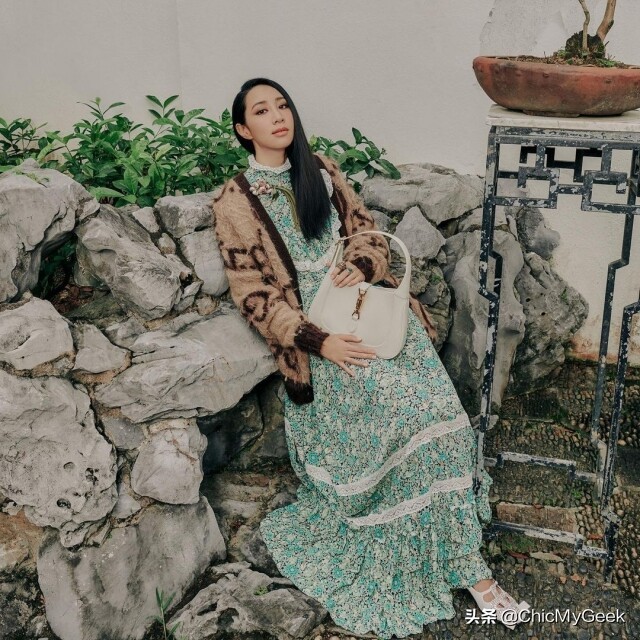 Singer Wu Yufei has disappeared for 10 years and is back!Ever shoulder ...