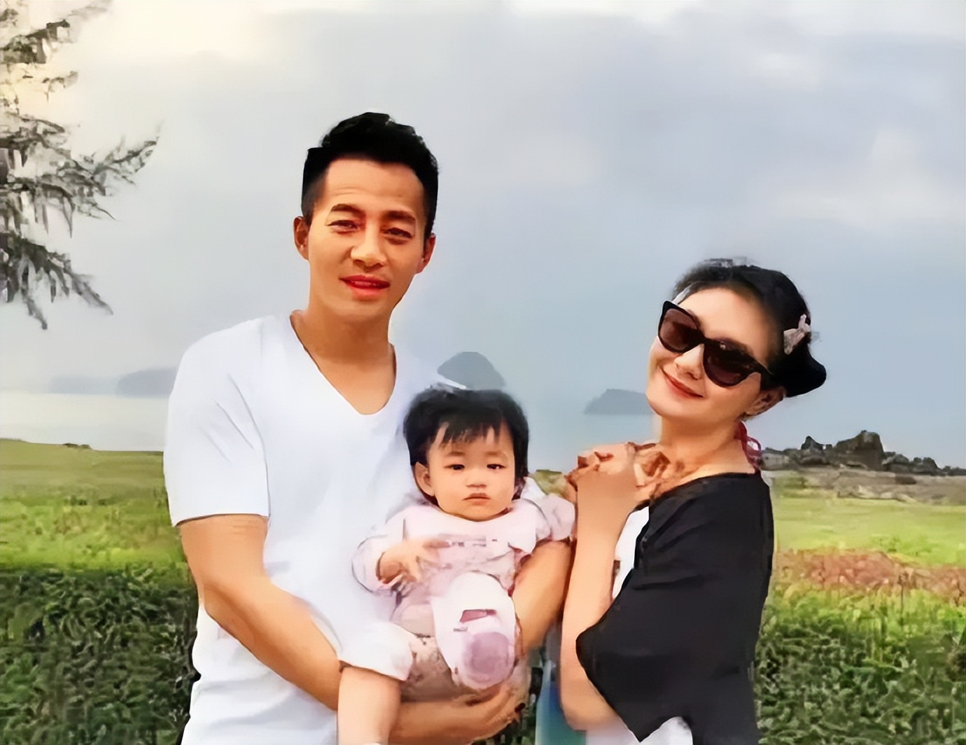 Intimate photo of life winner Wang Xiaofei, daughter Wang Xiyue and son Wang Xizhen - iMedia