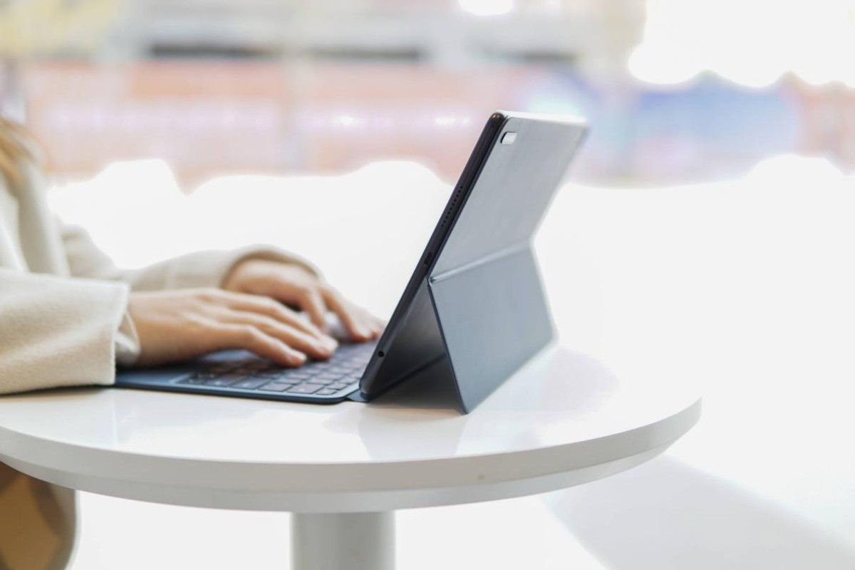 Half the price of a Surface!But better than Surface, Huawei MateBook E Go review - iNEWS