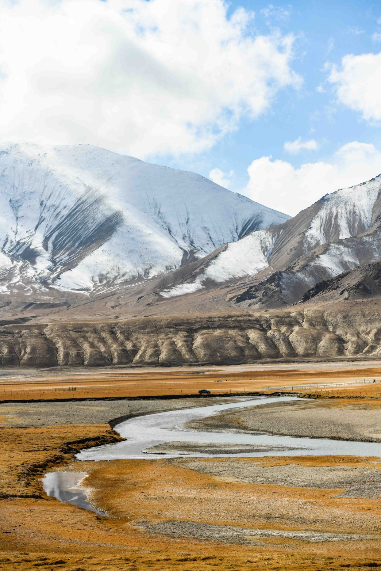 The mysterious Eye of the Pamirs in Xinjiang, the highest crater in the ...