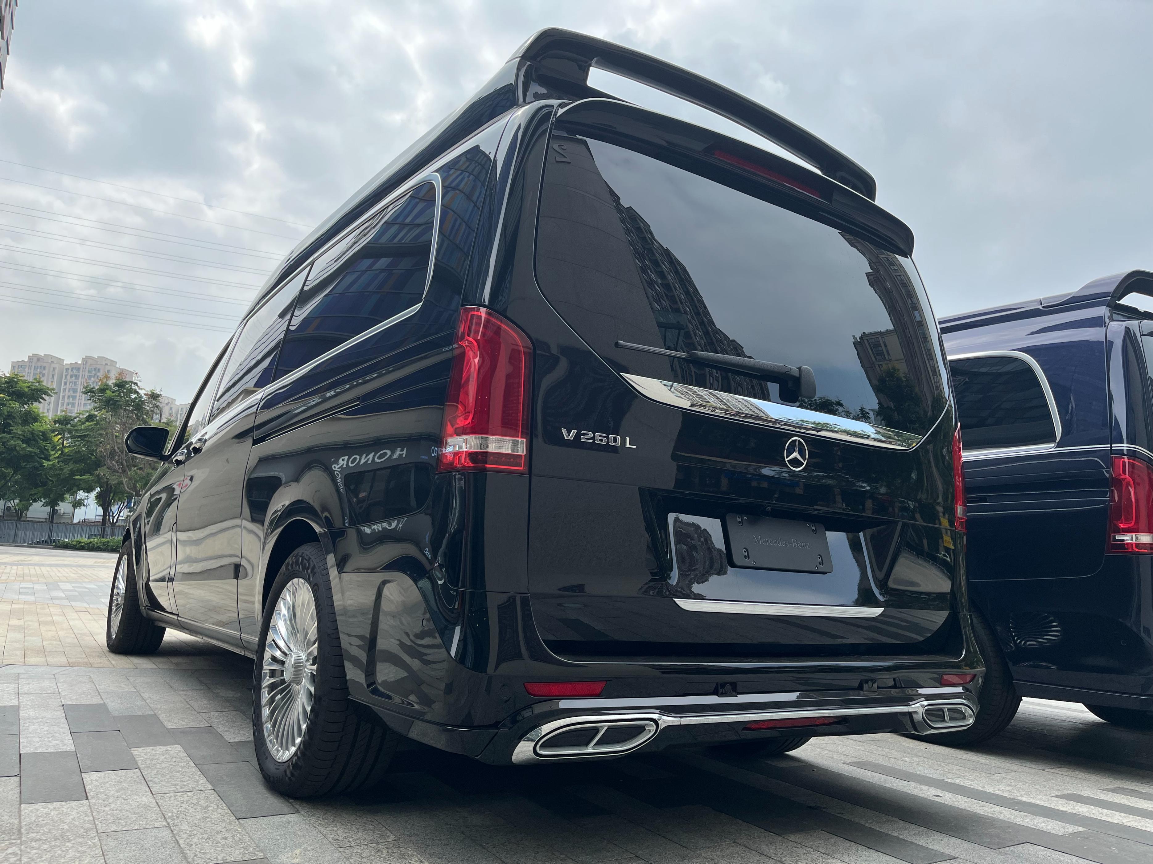 Mercedes-Benz V260 upgrades Maybach 4 seats, the car is more than 2 ...