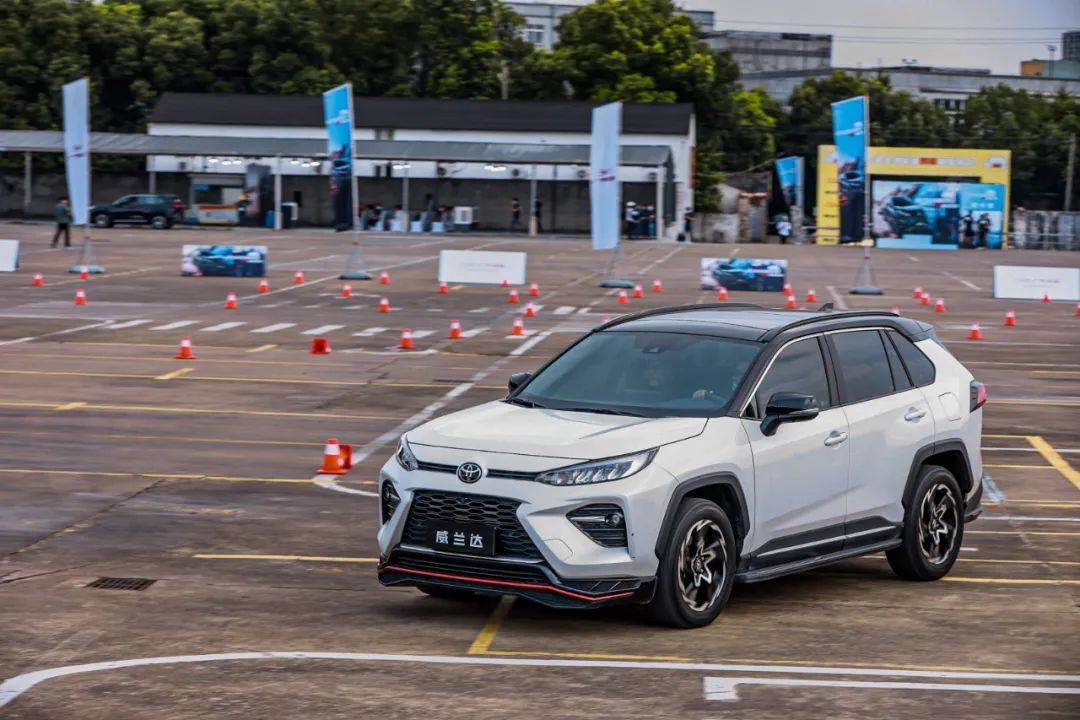 Yongcheng Experience the Powerful Charm of All-Waylander 4WD - iNEWS