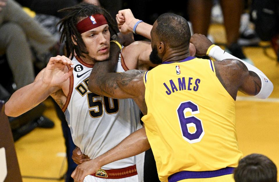 Slap in the face and "huddle together to keep warm"! A team that has ...