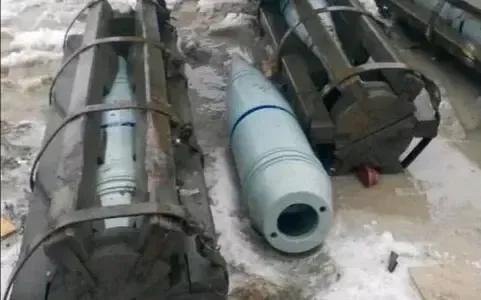 Putin's heavy hammer - Russian 2S7M "protractor" 203mm self-propelled ...