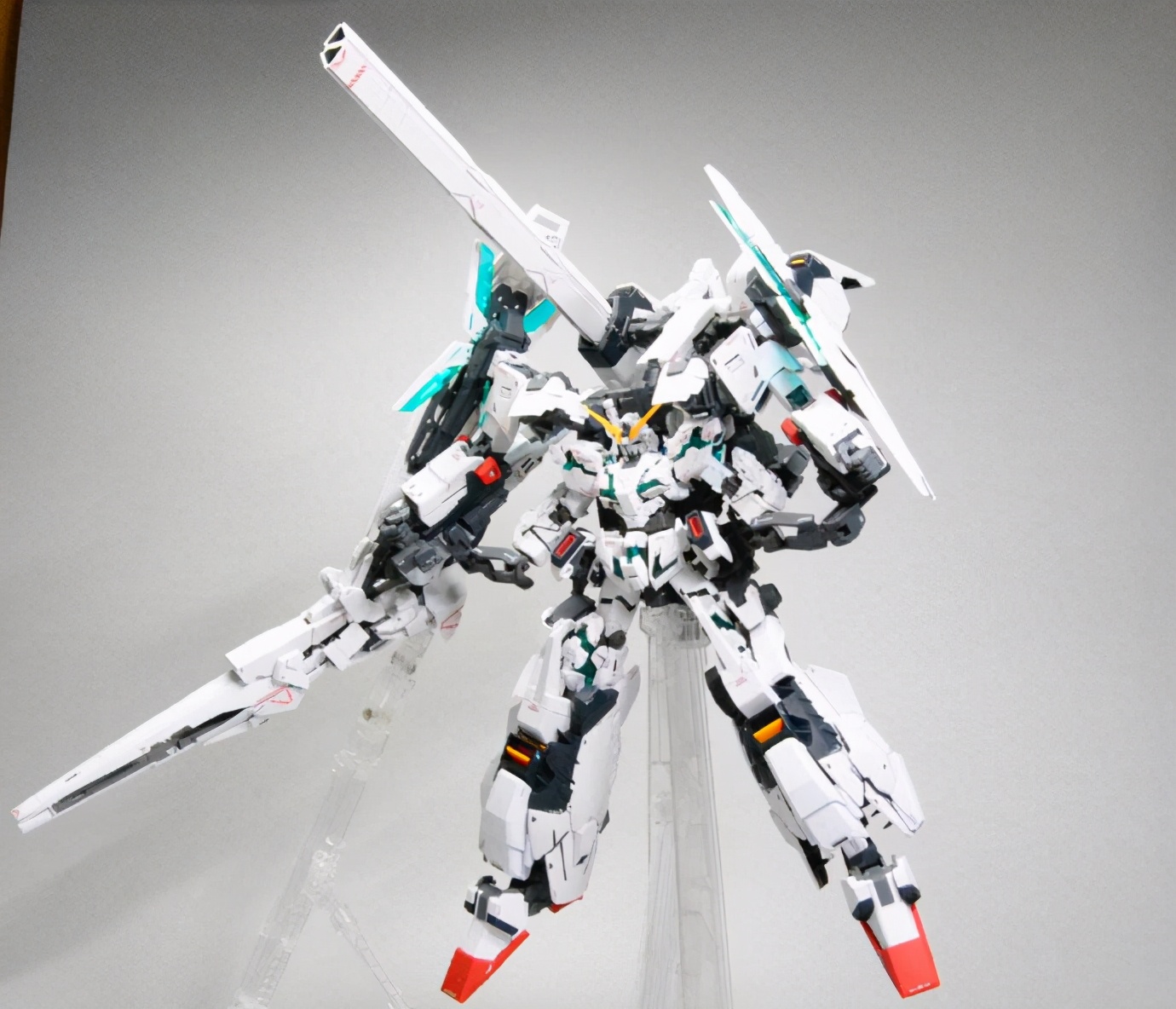 Transformable aircraft, perfect unicorn gunpla - iMedia