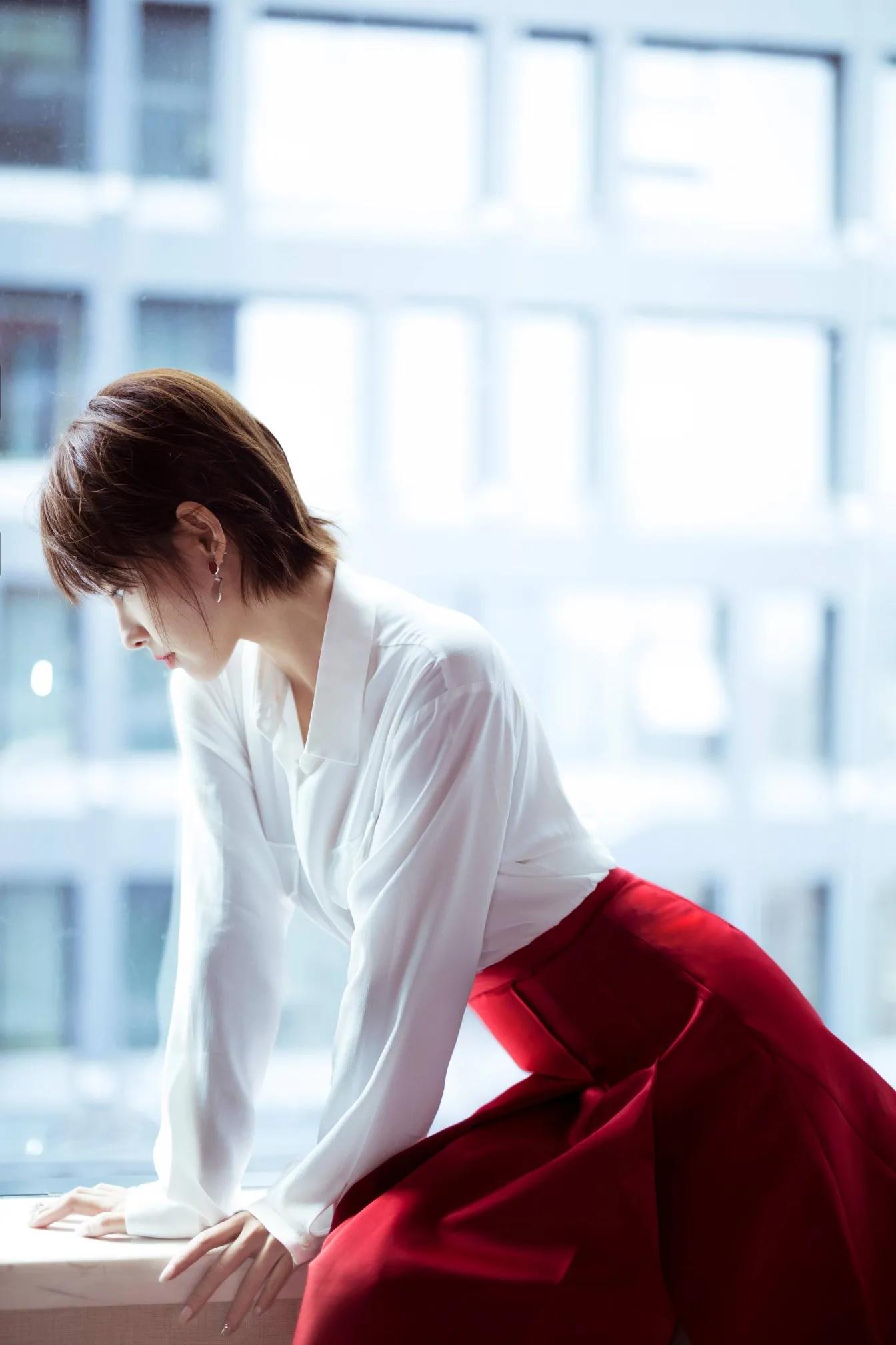 Zhang Jia Ni, beautiful and moving actress - iNEWS