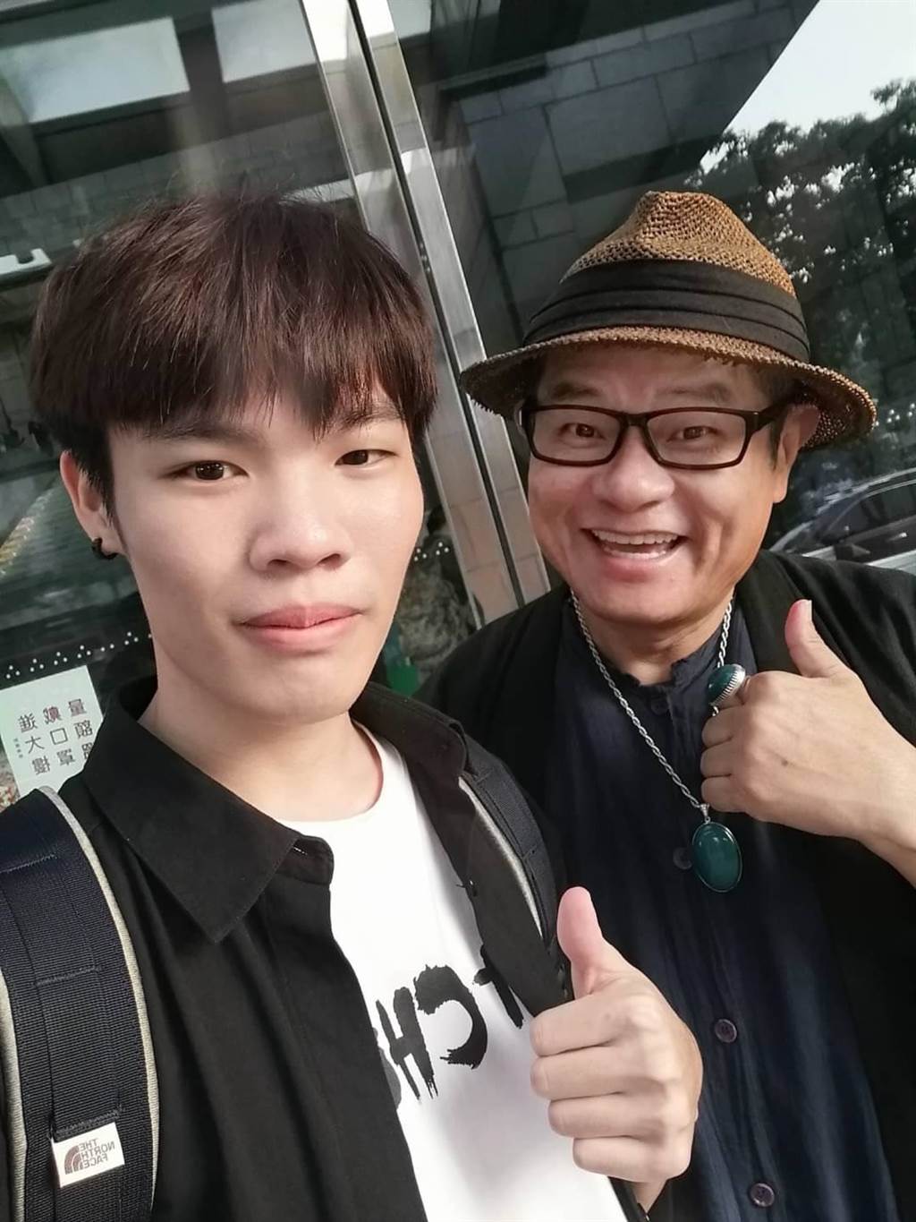 Wu Yufan boldly expresses love to his idol Chixiu and is determined to ...