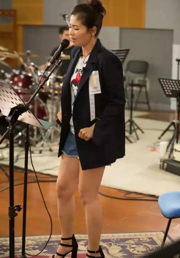 Liu Tao is not self-disciplined?Recorded song photo "Elephant Legs ...