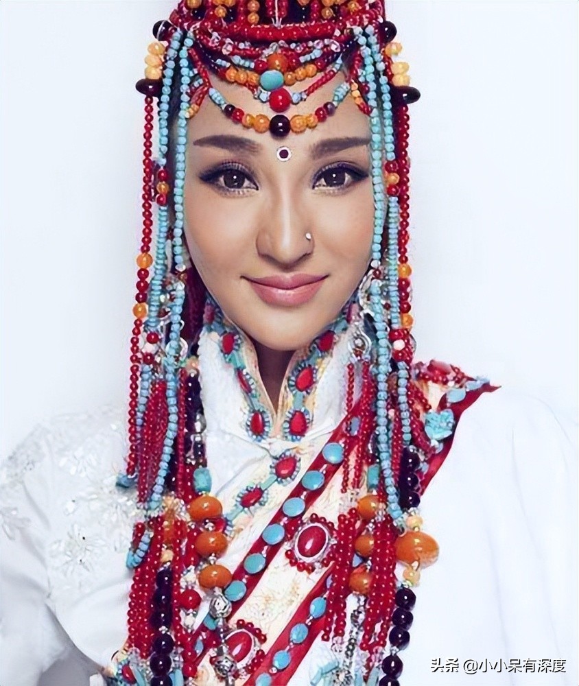 Wang Mu, who won the annual champion of "Avenue of Stars", has ...