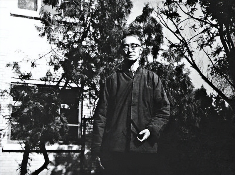 Memories of two gentlemen: Hong Qian and Zheng Xin - iNEWS