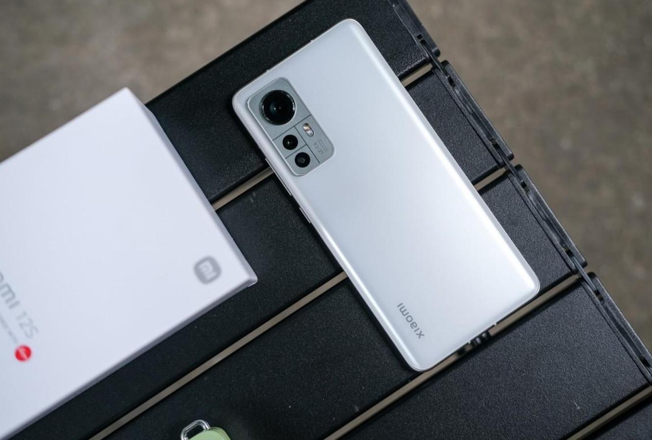 Since three thousand can get a cost-effective mobile phone, why do ...