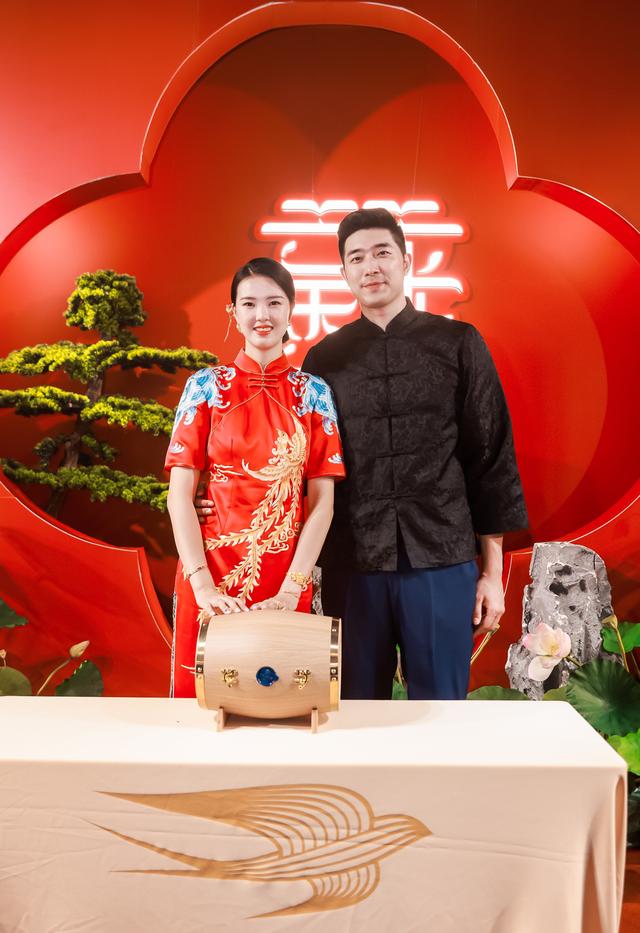 Zhang Changning's complexion is getting better and better!After ...