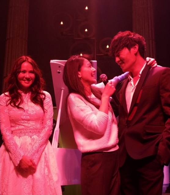 Su Mang only used 9 photos to make Yi Nengjing's wedding day a joke on ...