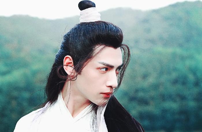 Fragrant honey sinks into ashes like frost: People who are happy are ...