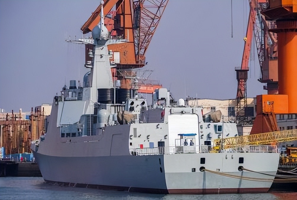 How long does it take to build a 052D, how can the shipyard build 5 052D at the same time, how ...