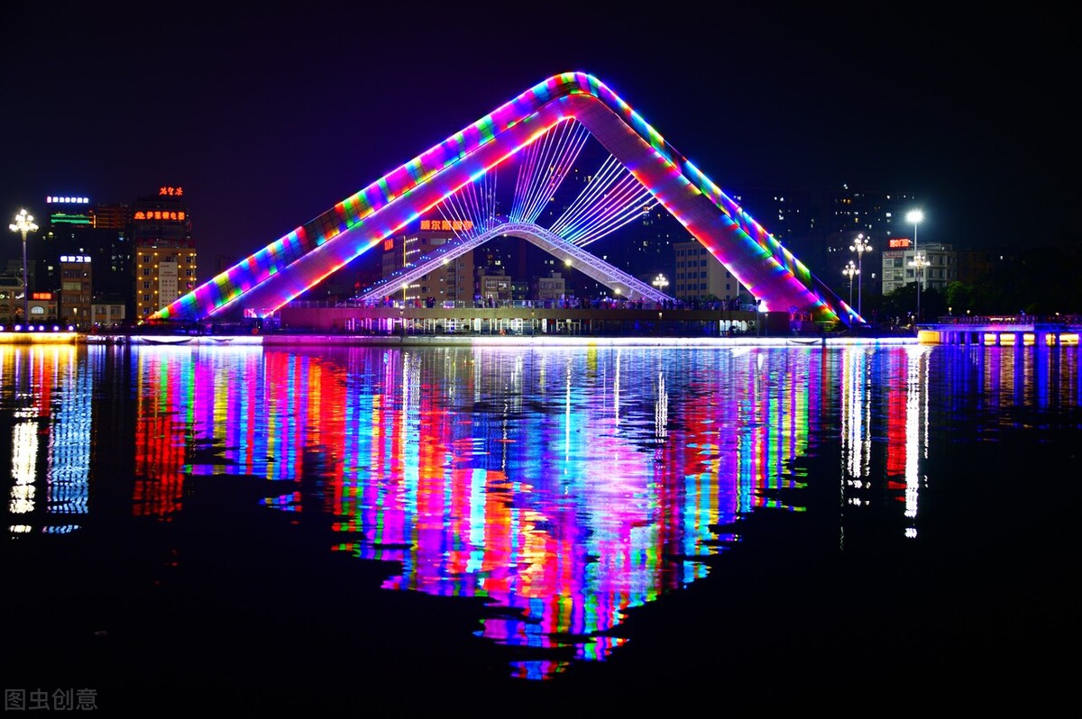 The night of Lianjiang, a beautiful small town in western Guangdong - iNEWS