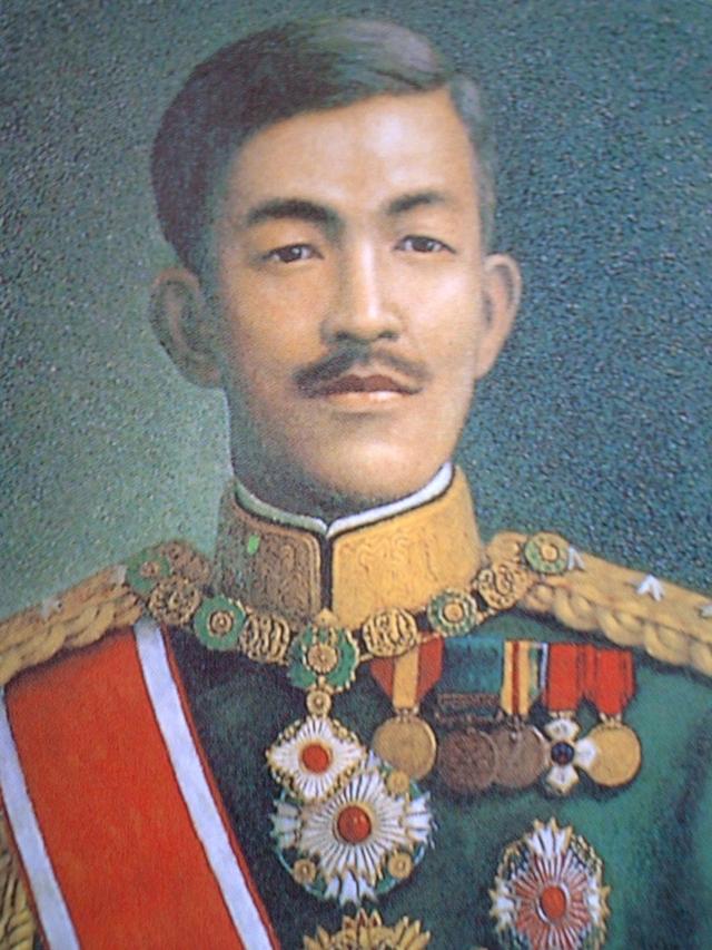 The seemingly imbecile Emperor Taisho did something that all Japanese ...