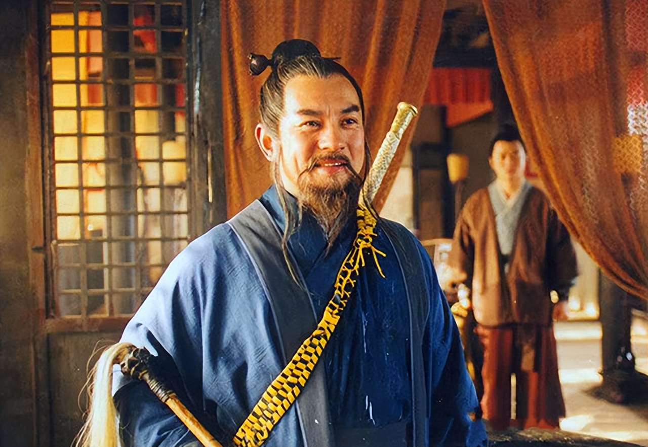 Cheng Kun's master was actually him! Zhang Sanfeng was defeated by him ...