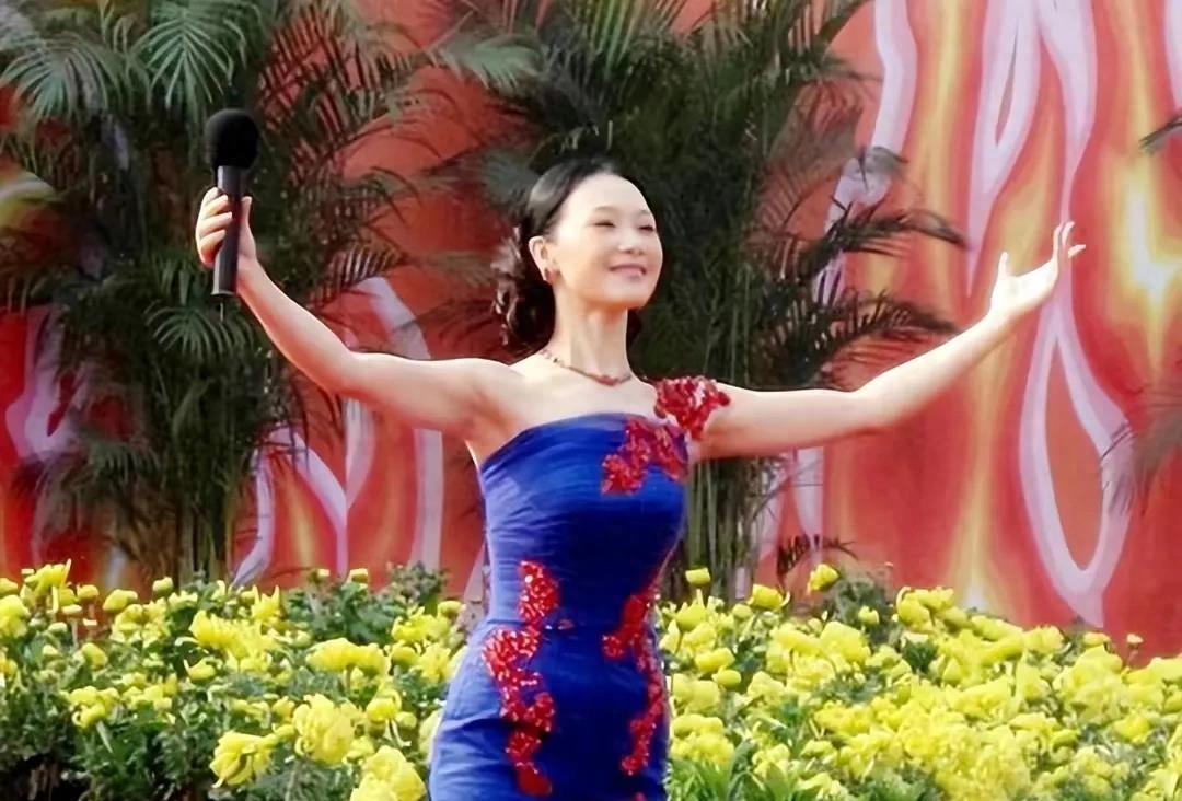 Singer Lu Wei: After her boyfriend died of illness, she cried with her ...