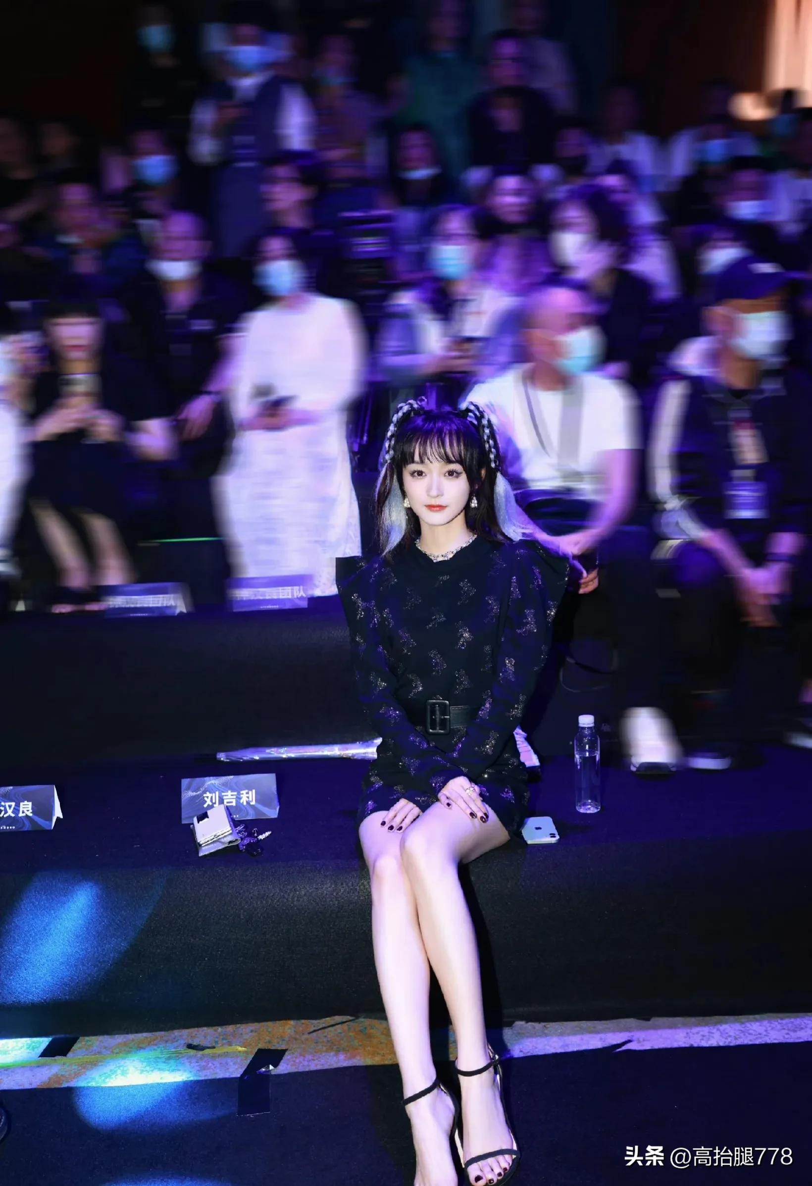 Chen Yuqi | Jiarong Lv | He Hongshan | He Jie Chao Mei Sa shows her ...