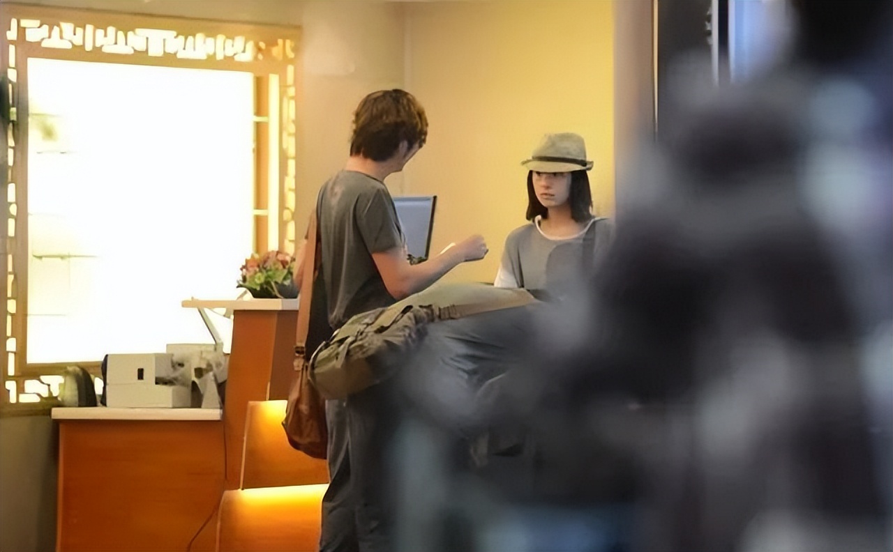 Dong Jie first talked about the divorce turmoil, saying that she had never complained about Pan ...