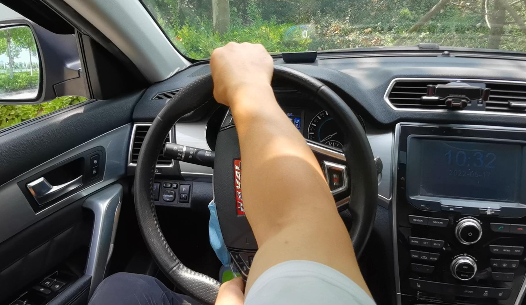 Two wrong instinctive reactions when driving, no matter you are a ...
