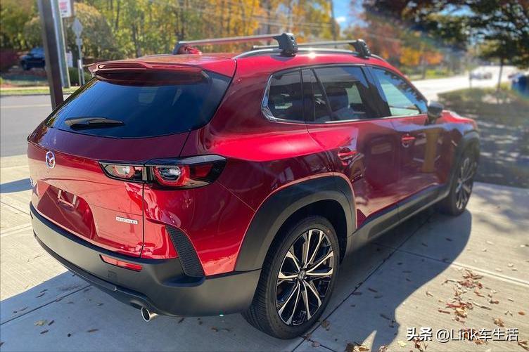 The new Mazda CX-50 is shot overseas, with a tough and atmospheric ...