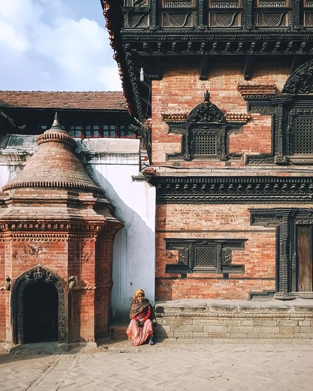 As an important part of Nepal's cultural heritage, traditional ...