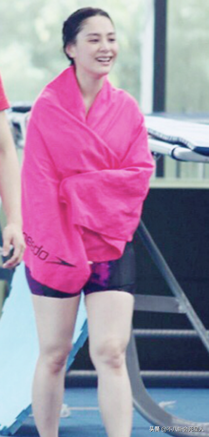 How embarrassing is it for actresses with flawed legs to walk the red ...