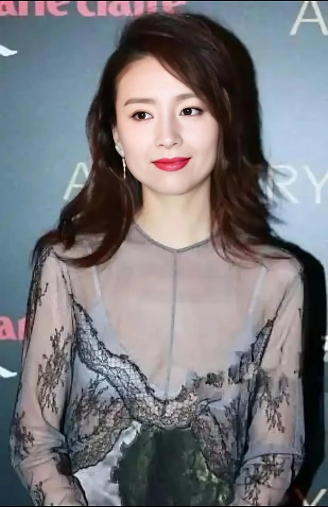 Charming Dong Jie - iNEWS