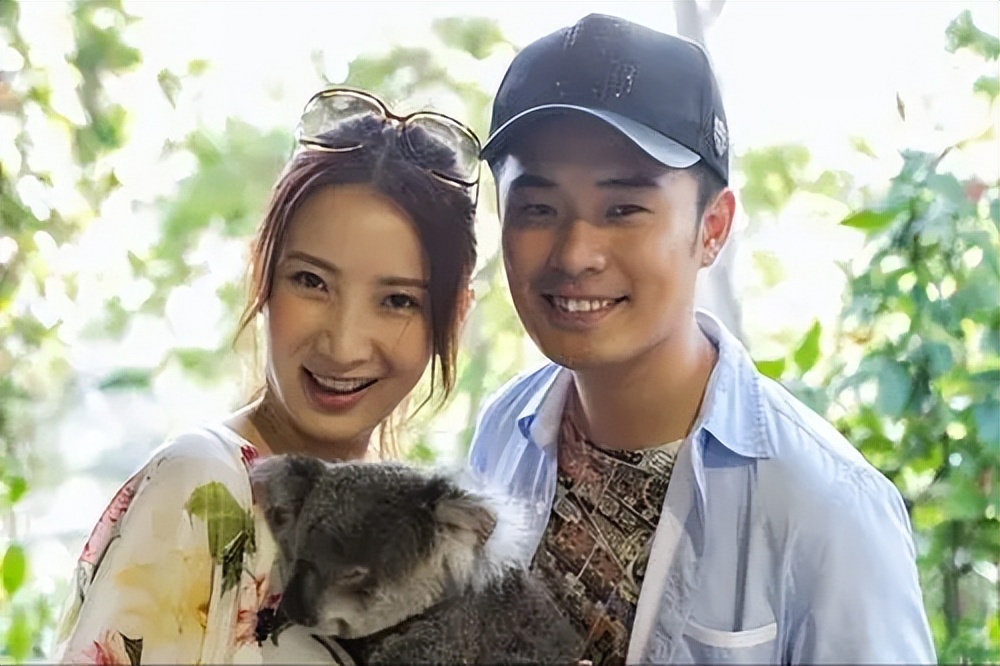 After 7 years of divorce, 35-year-old Xu Jing held hands with her ...