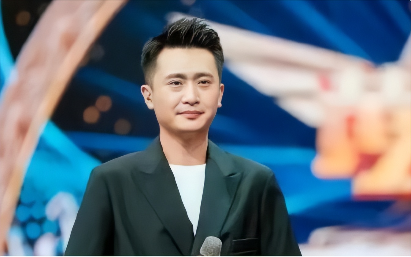 "Unknown host" Yang Fan: The family of four is happy, but the eldest ...