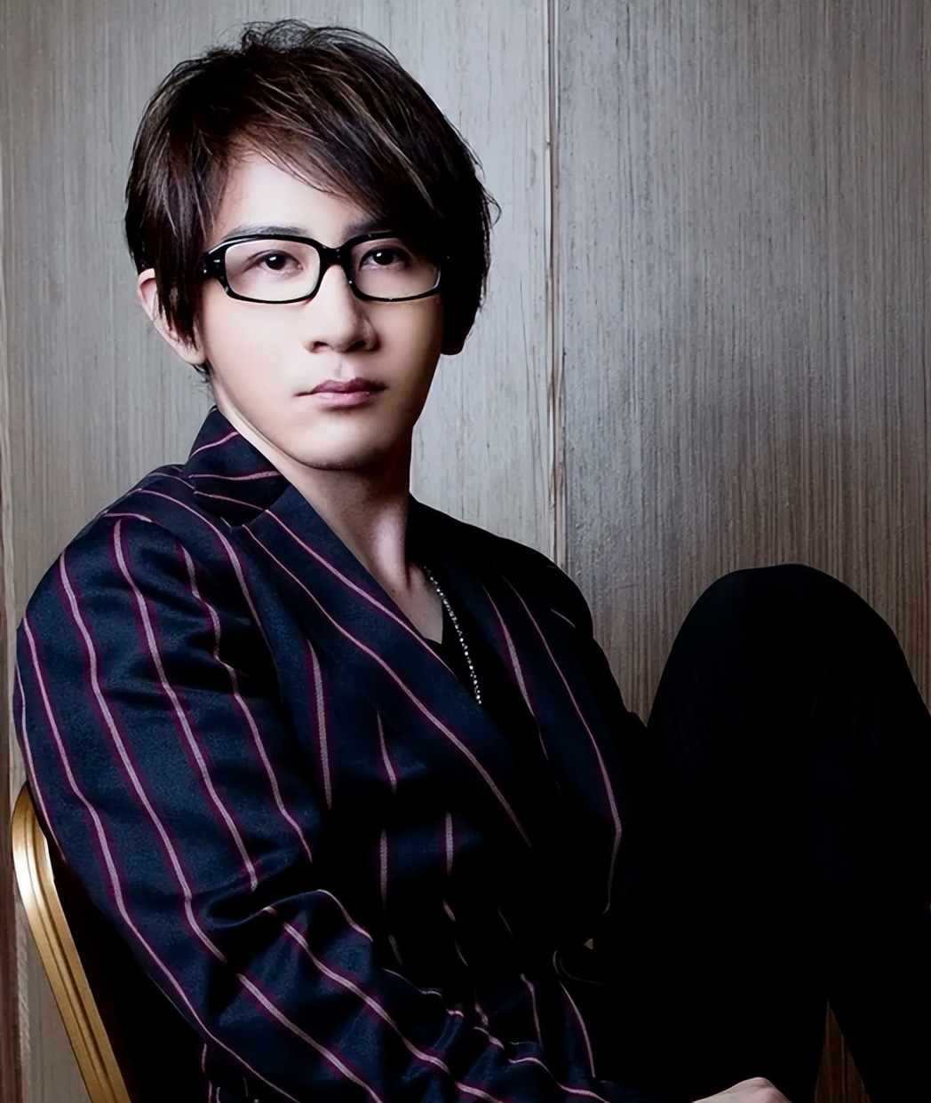 "Magician" Liu Qian: Deeply caught in the scandal of kneeling Japanese ...