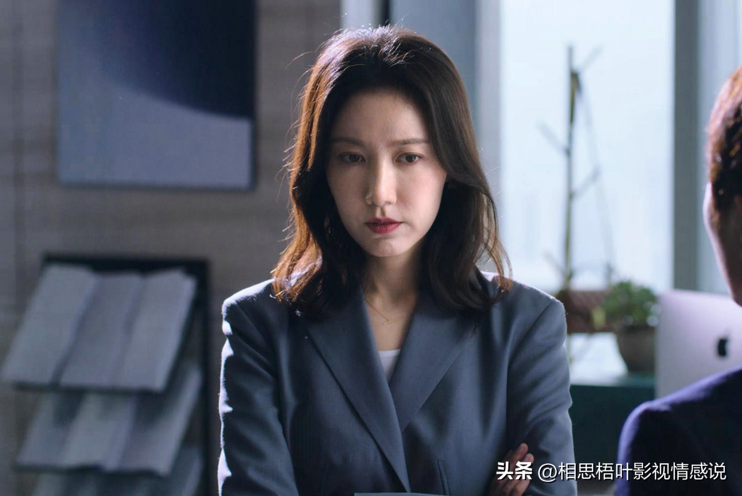 "Her City": Li Yingnan, who dared not resign, tore away the glamorous ...