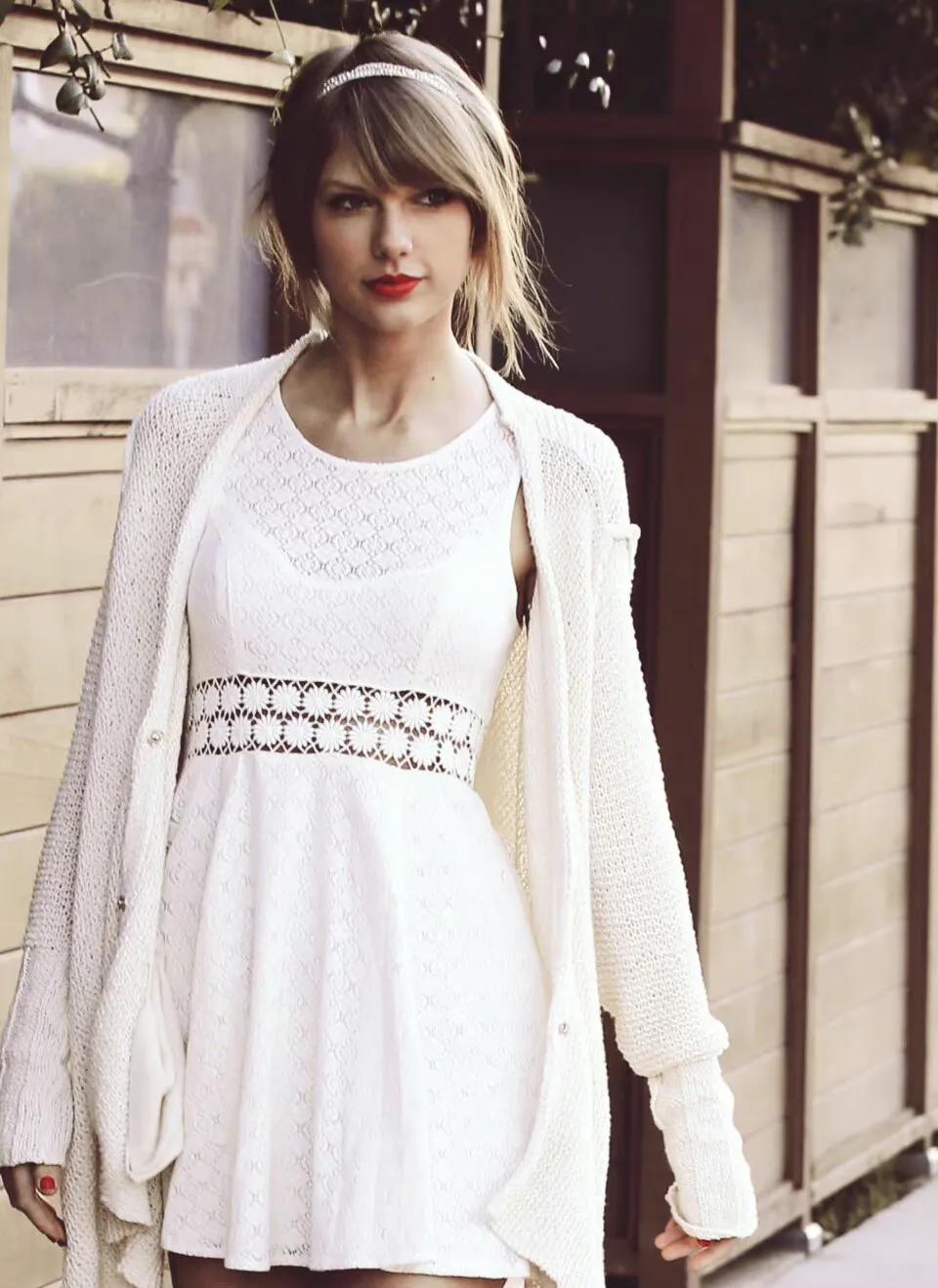 The queen of street photography in those years, Taylor Swift, dressed ...